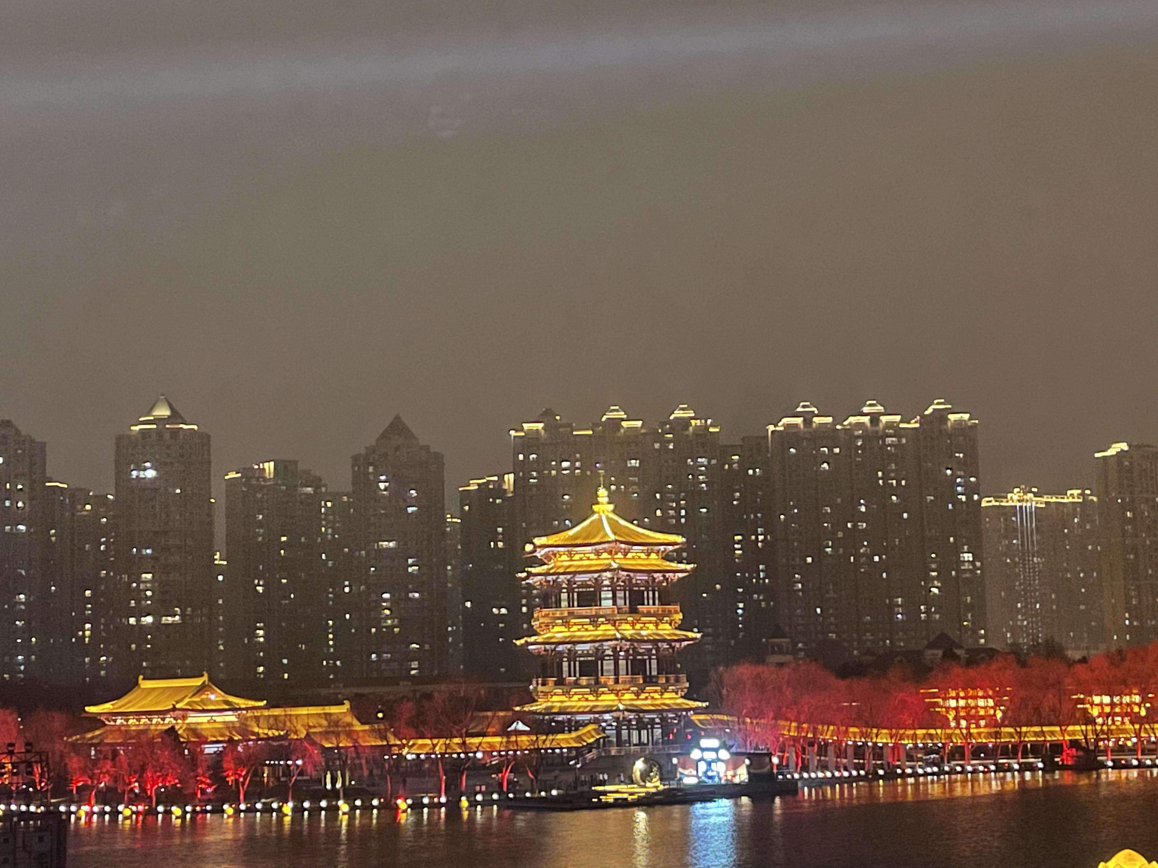 Visit Datang Never Sleeping City and Datang Furong Garden at night ...