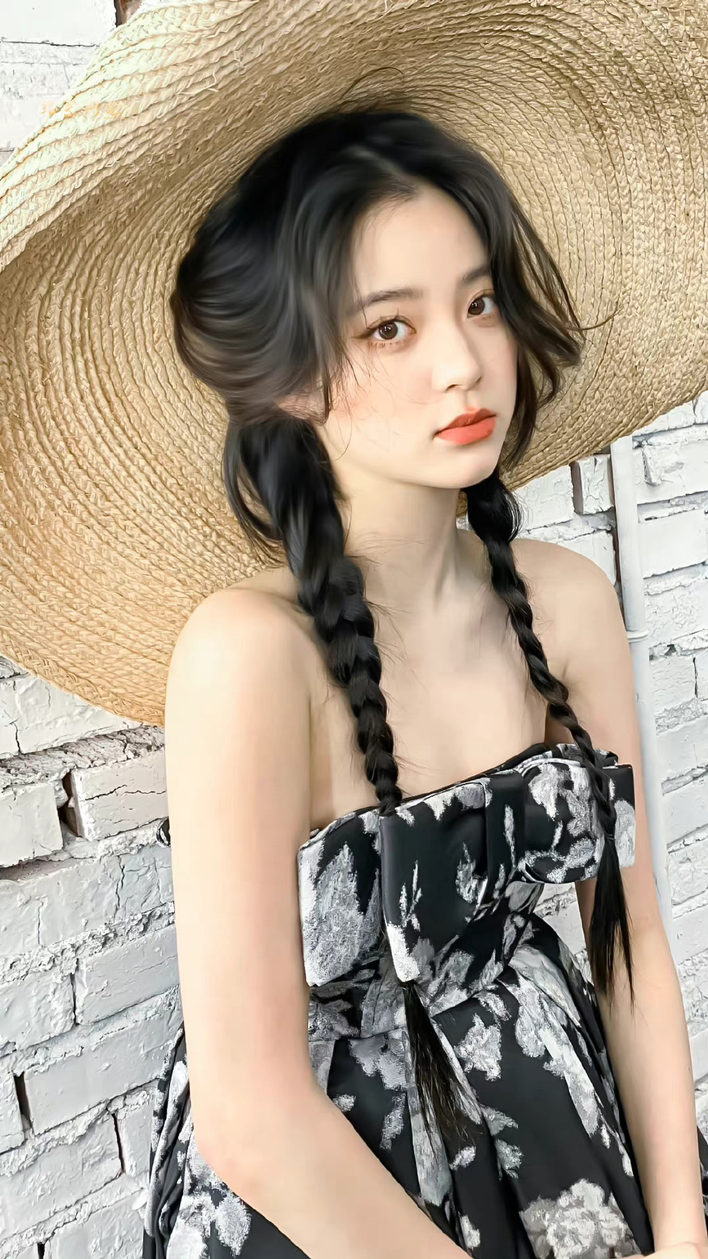 How should girls with flat nose bridge become beautiful correctly? - iNEWS