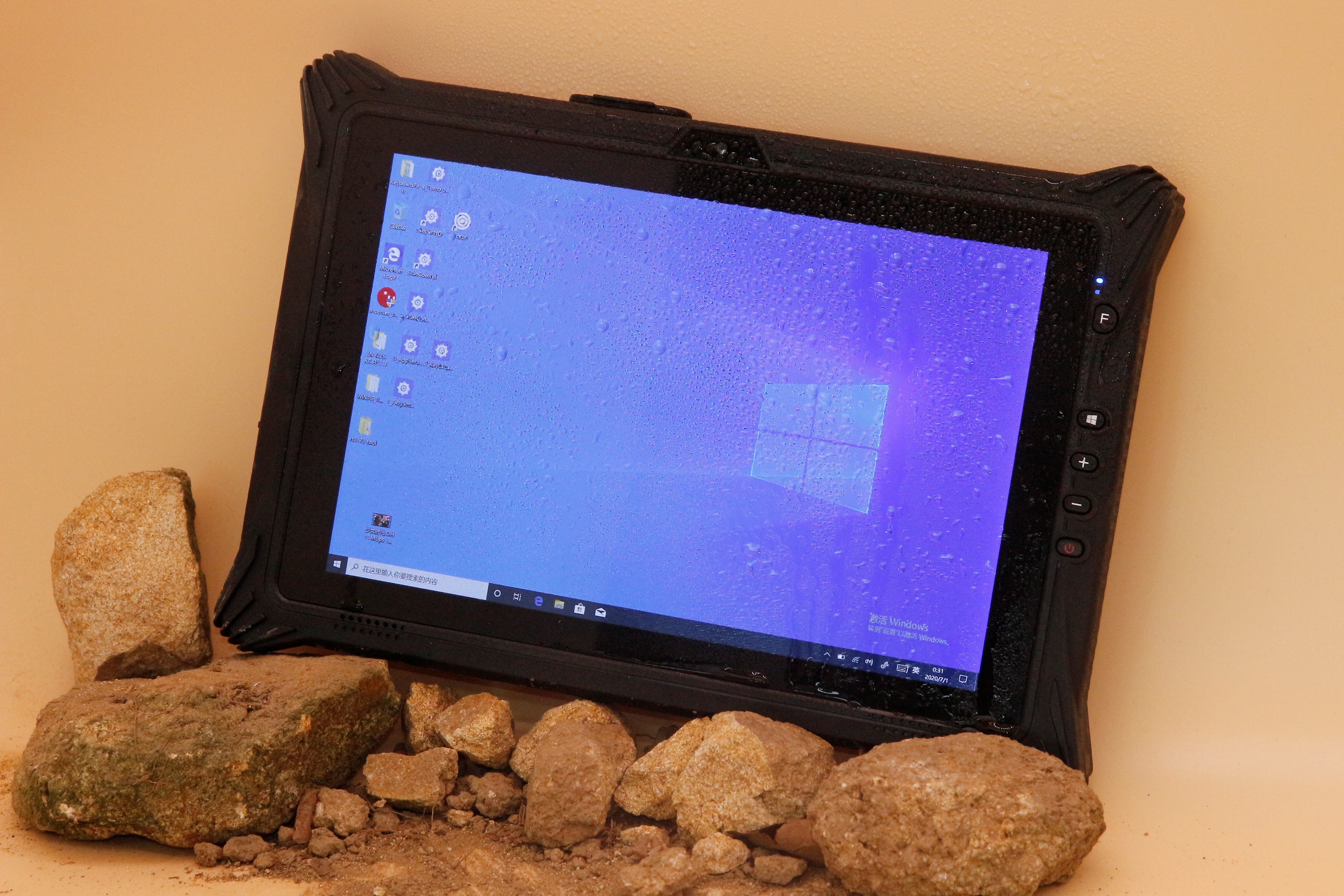 What are the advantages of domestic industrial three-proof tablet - iNEWS