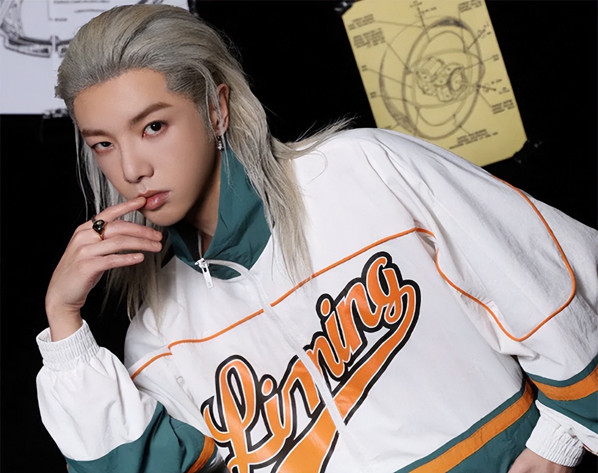 Blonde and silver hair can roar?Hua Chenyu's style becomes more and ...