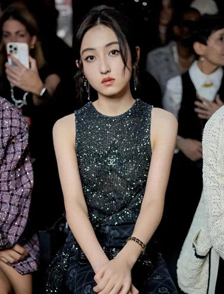 Shocking! Wang Yibo and Zhang Zifeng wear couple pants together ...