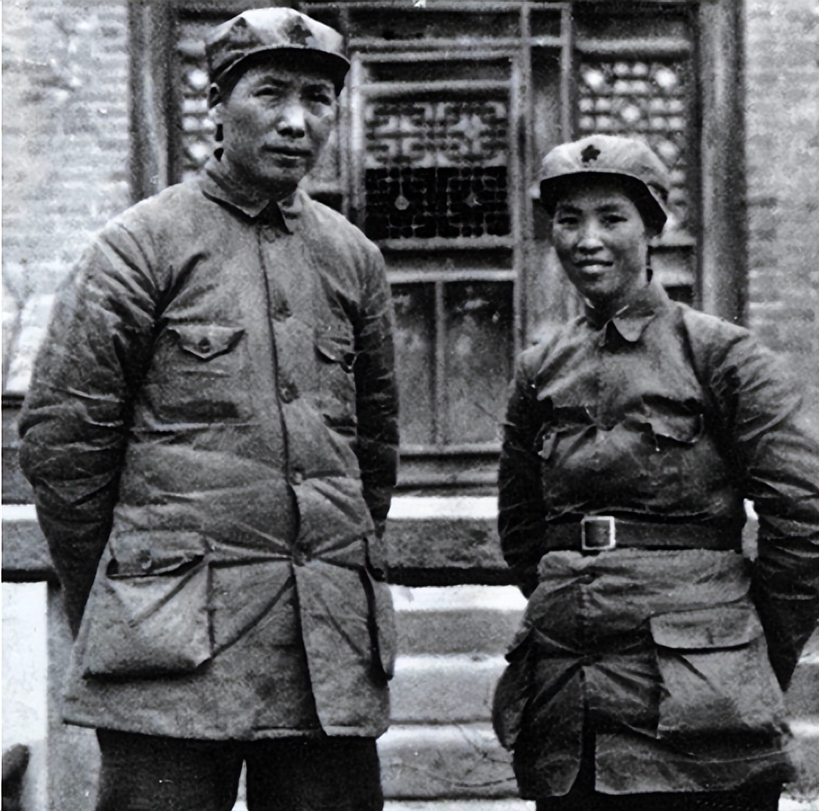 How does Mao Xinyu, the grandson of Mao Zedong, evaluate the three ...