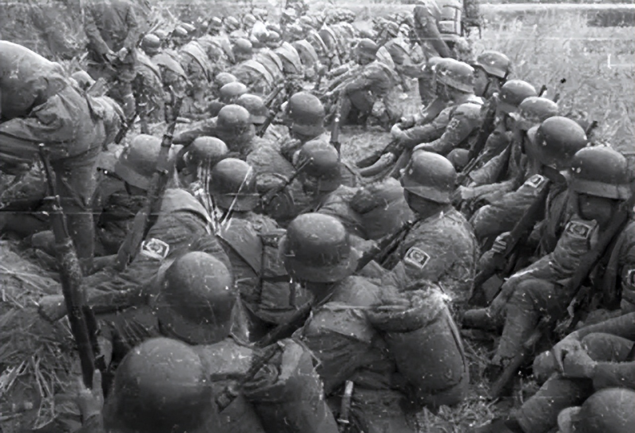 There are less than 800 rifles and only more than 20 machine guns left ...