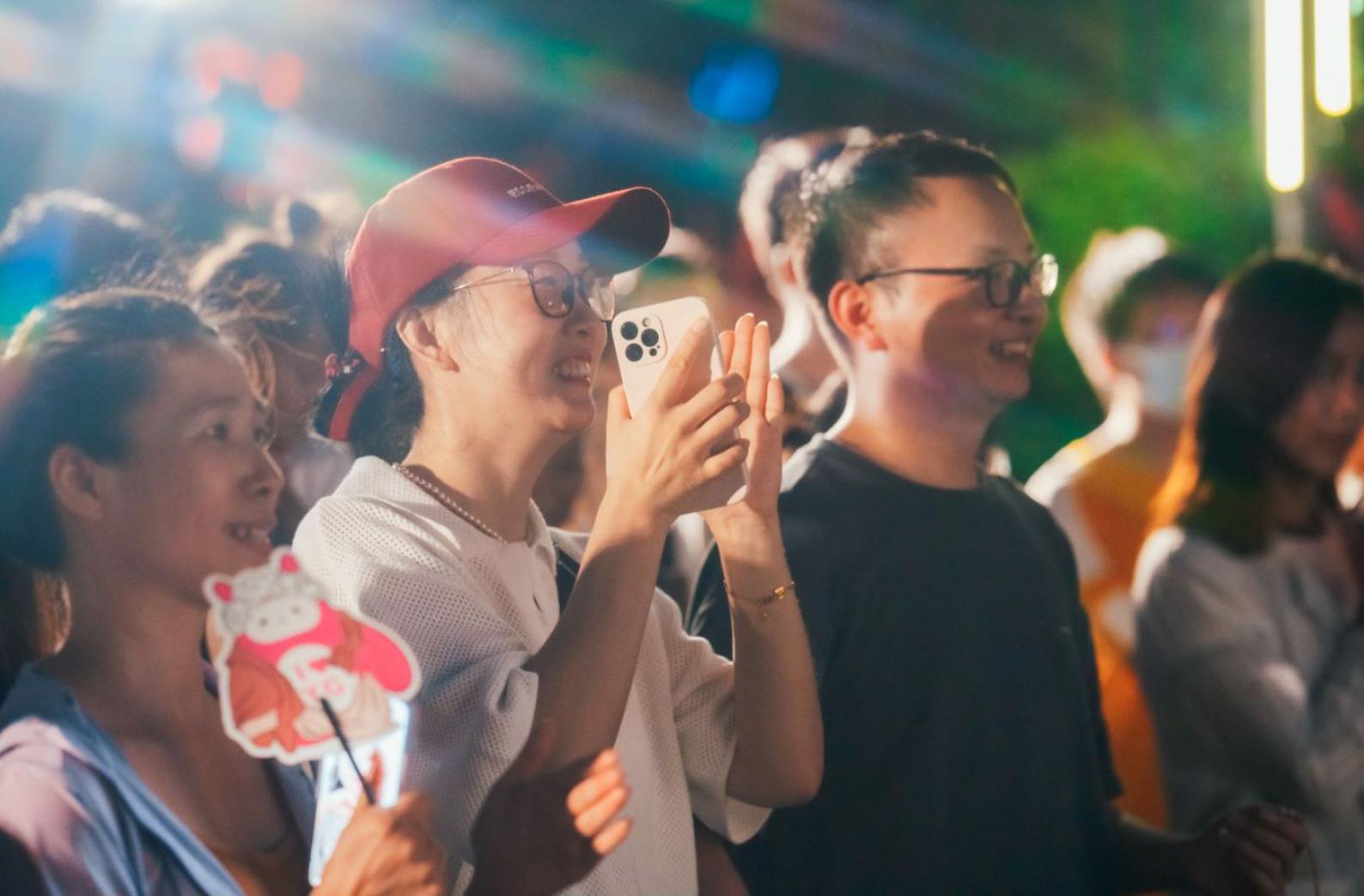 Pop music enters the business circle, Xiaotanchang LIVE concert sings ...