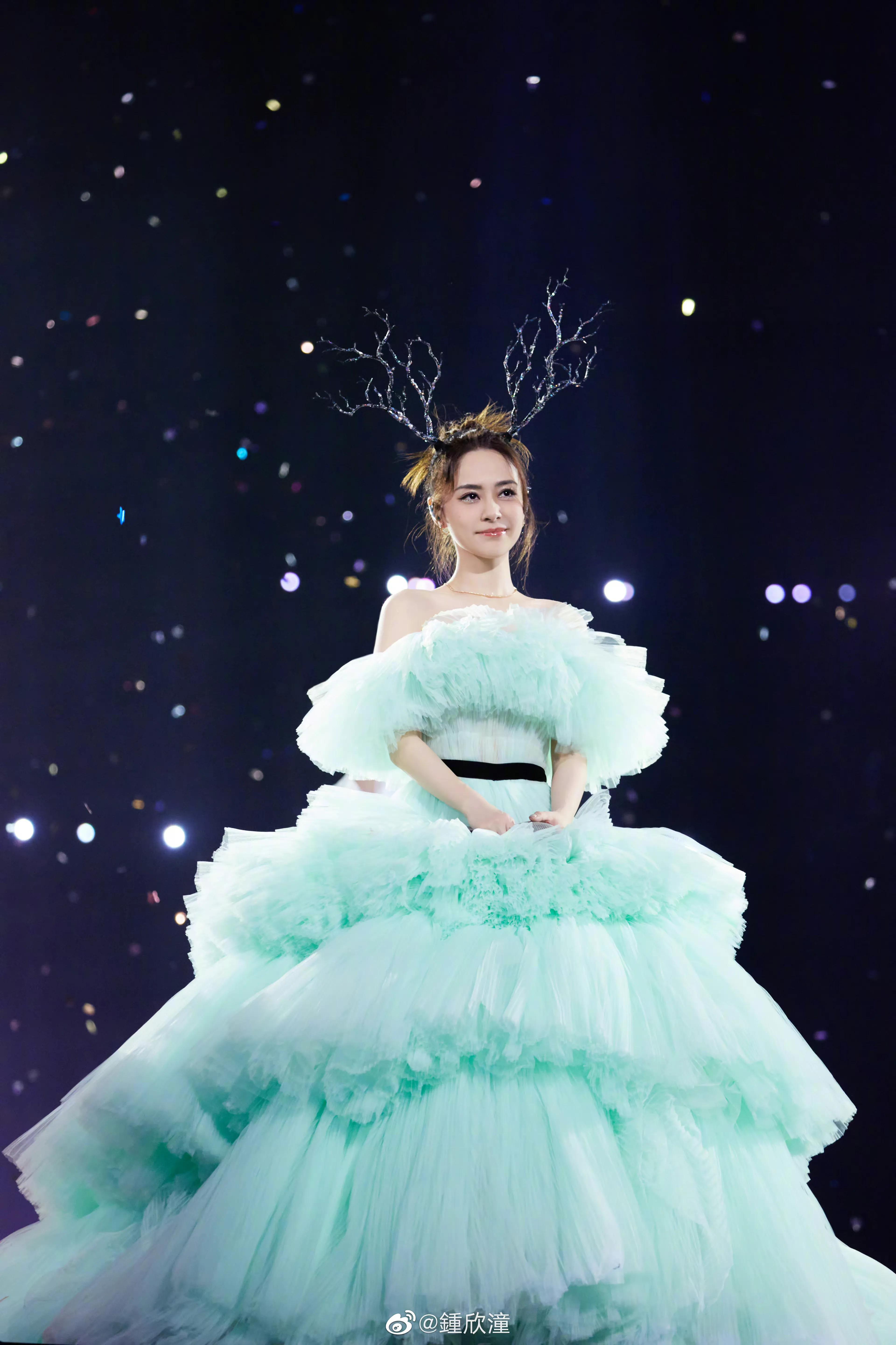 Zhong Xintong. Appreciation of beautiful pictures. Never be defined - iNEWS