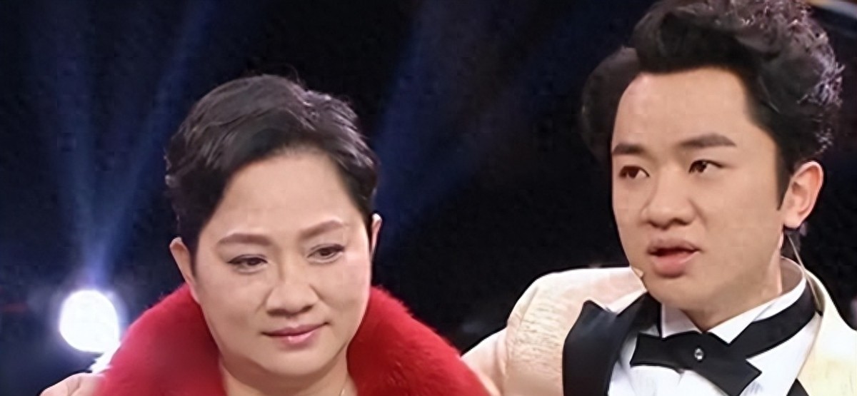 How powerful is the "ugly gene"? Cecilia Cheung and her younger brother ...