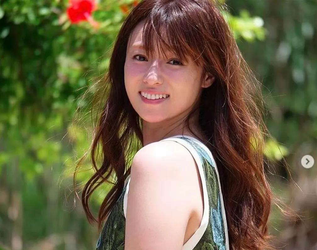 Kyoko Fukada, the 20-year-old founder of Pure Desire, who is fat and ...