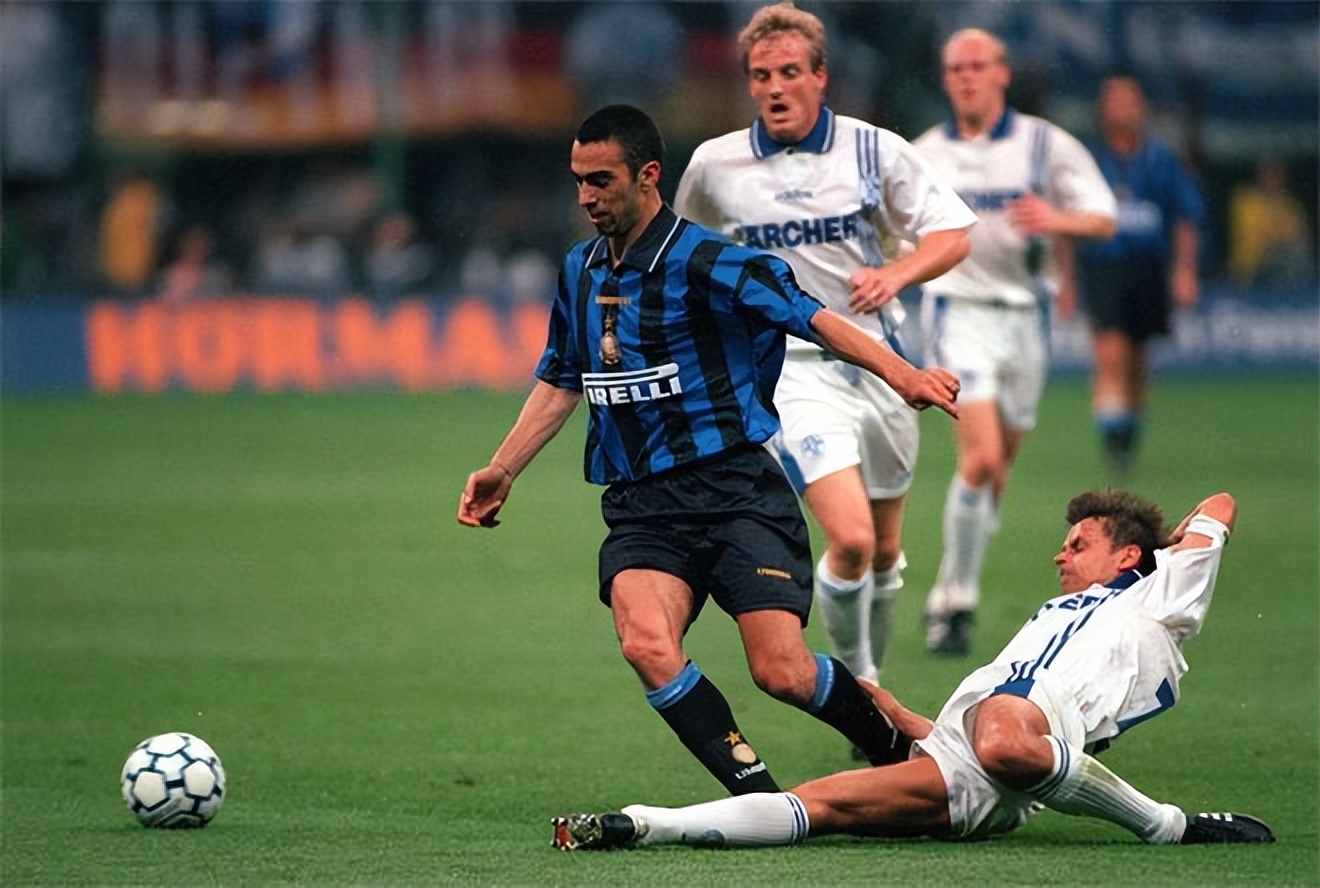 Encountered Ronaldo's record transfer, met Zizou's phenomenal ...
