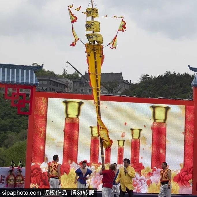 Old Beijinger, too good at playing! - iNEWS