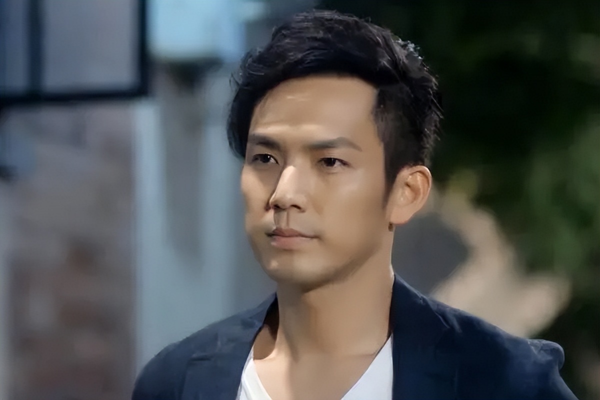 Actor Zhong Hanliang and stylist Xie Yihua silently divorced, and their ...