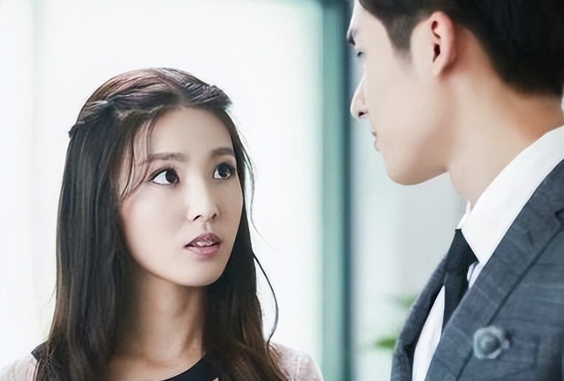 Can't hide secretly: The heroine doesn't stick to her face, and the age ...