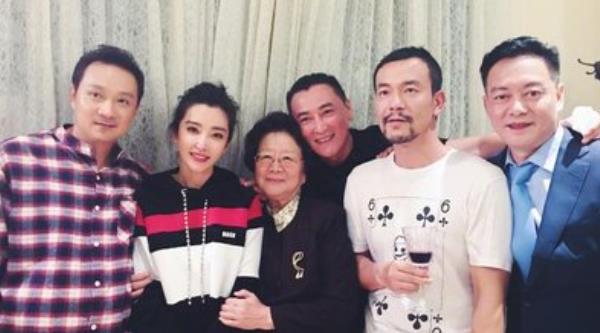 Zhu Mo: Married actor Liu Xiaofeng, who is 16 years older than him, and ...
