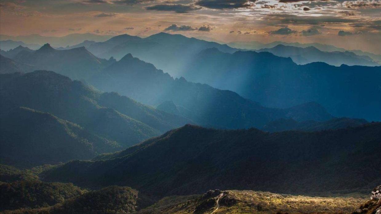 The Basin of the Nanling Mountains Constrains the Surrounding Climate ...