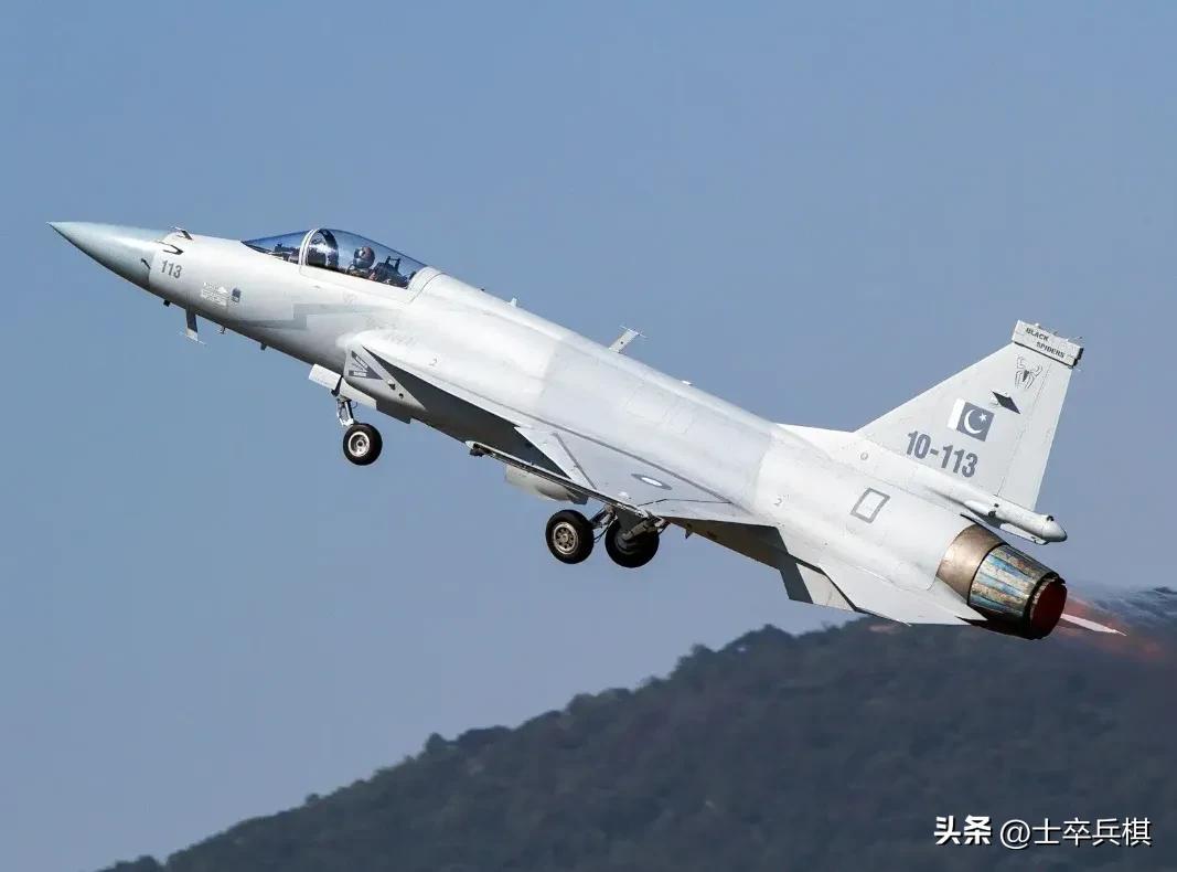 The world's most cost-effective third-generation fighter "Fierce Dragon ...