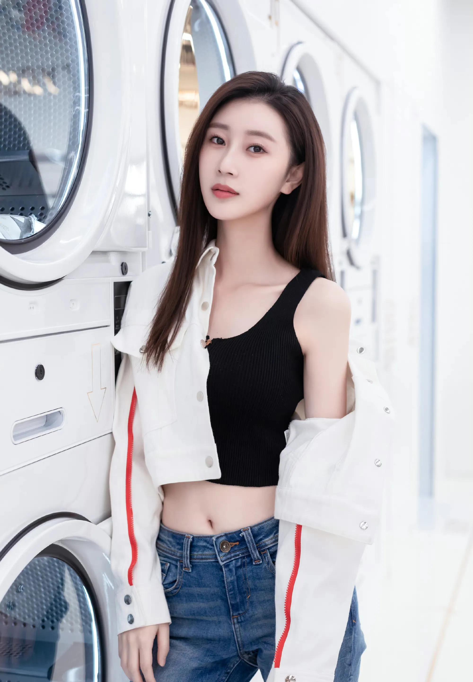 Beautiful actress Chu Yue - iNEWS