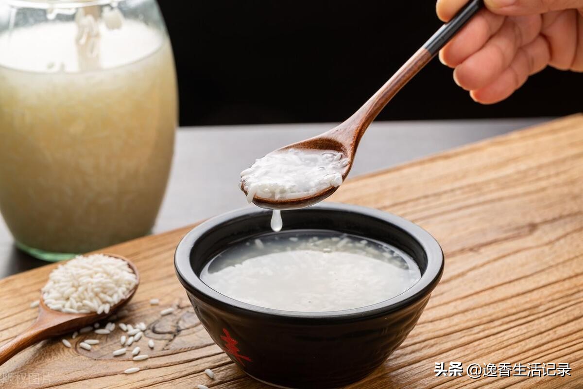 A bowl of self-brewed rice wine, a sweet summer - iNEWS