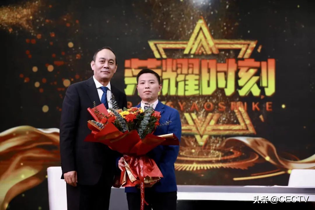 Large-scale 100-episode series of interviews "Moment of Glory" - Li ...