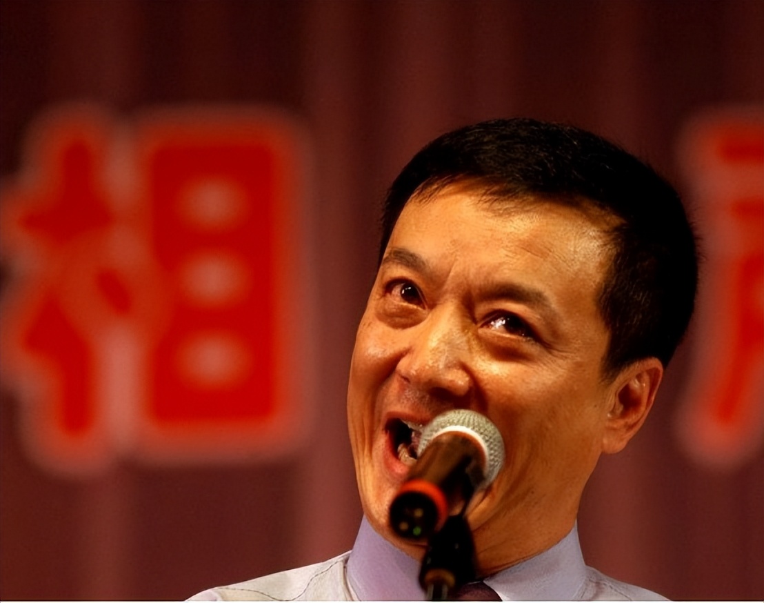 Crosstalk actor Wang Ping passed away at the age of 51, leaving his ...