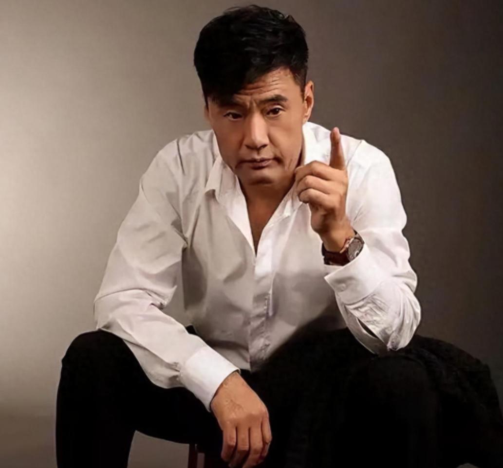 Famous actor Yu Rongguang: My 63-year-old wife insists on divorce. How is life now? - iMedia