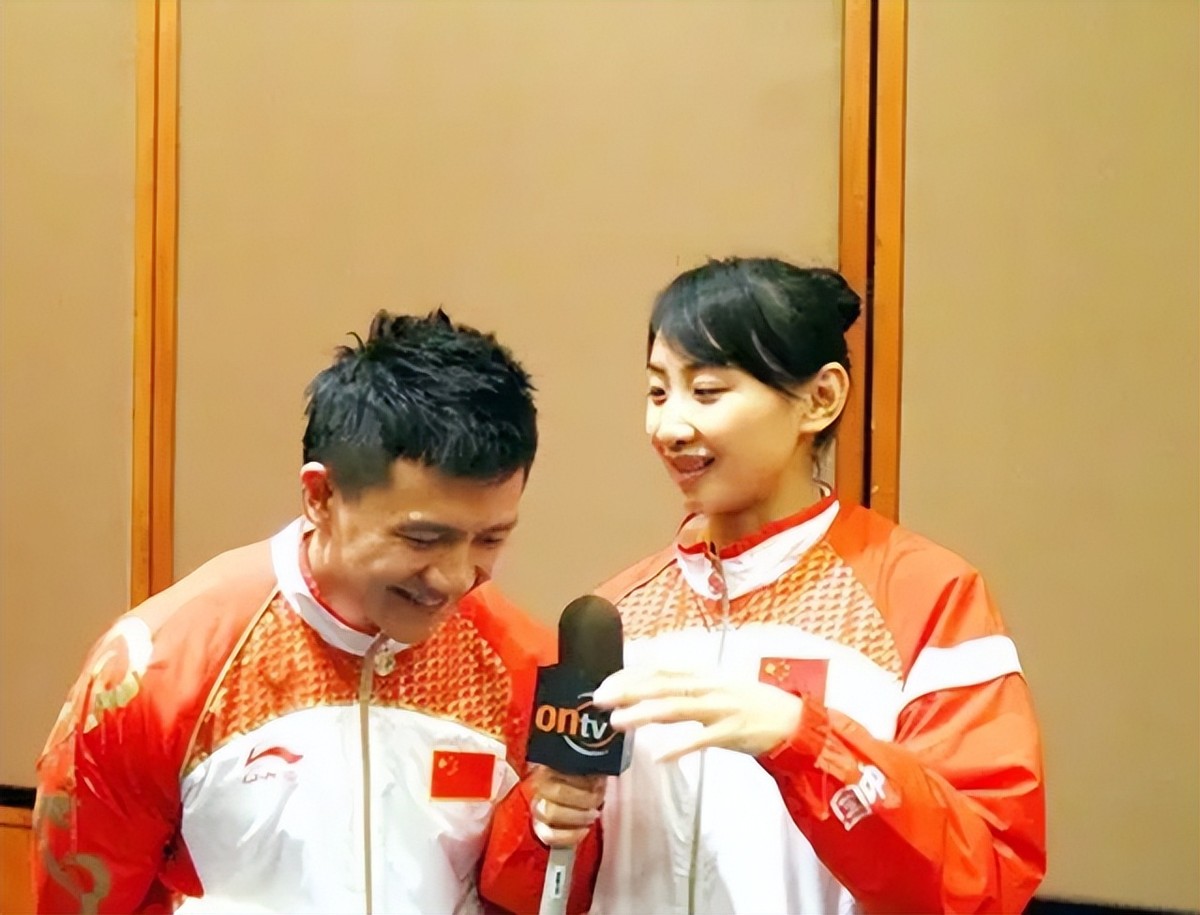 World Champion He Wenna and Chen Yibing: Interact with a former female ...