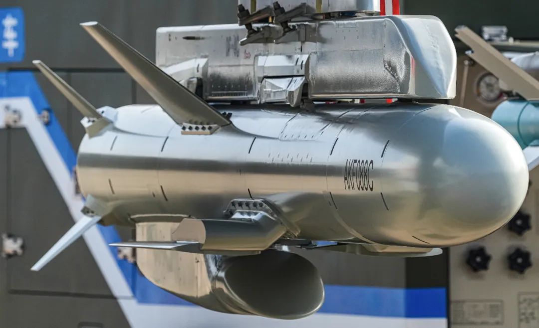 CCTV exposure, J-16 fighter jet "magic skills", the plot of the movie ...