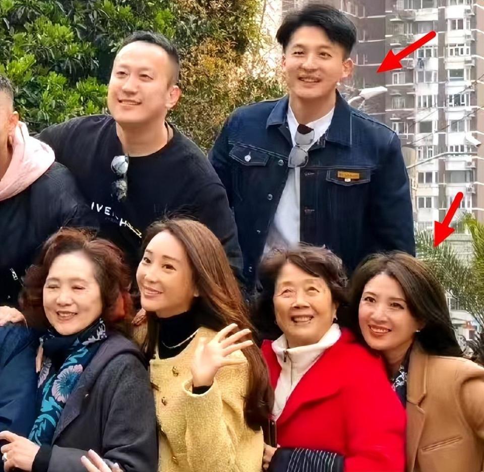 Sun Yizhou's family portrait is exposed, and her daughter's face is ...