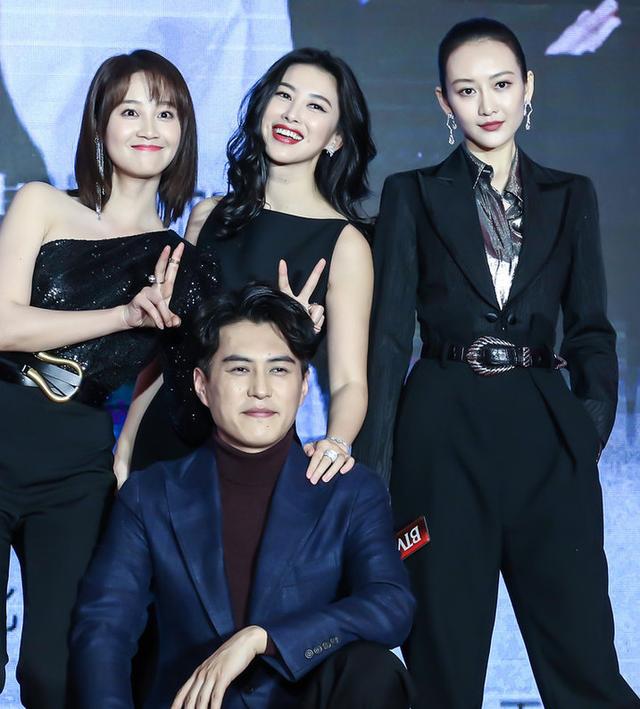 How charming can 45-year-old Jin Dong be? The actress turned into a ...