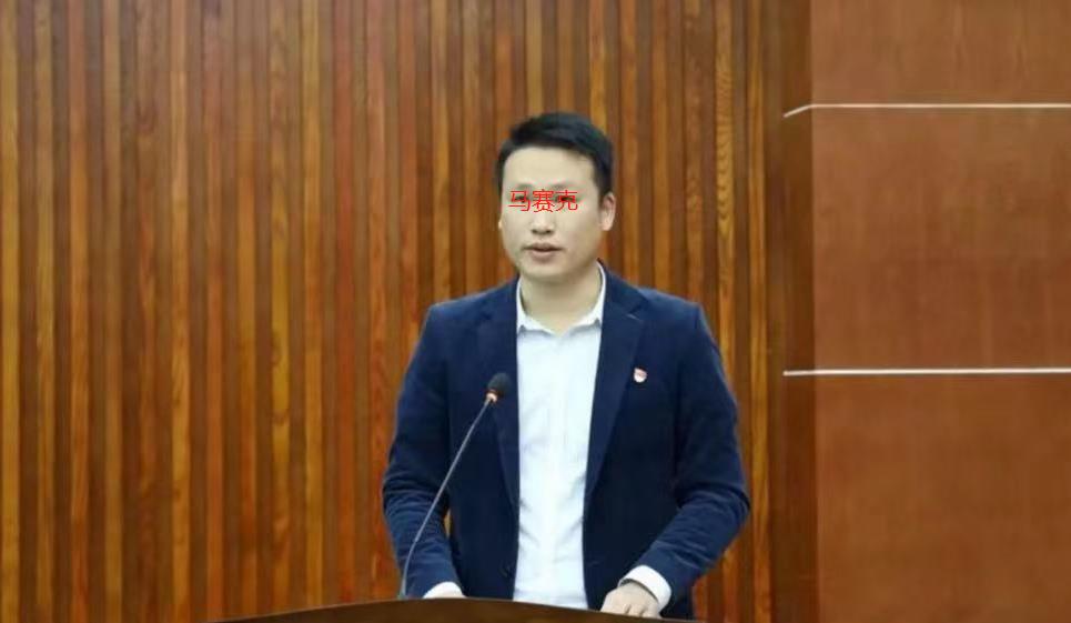 Liuzhou Lanlan's family background and identity, Su Yanzhao is like two ...