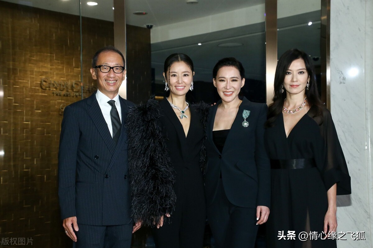 Lin Xinru and Lin Xilei appeared at the jewelry exhibition to cut the ...