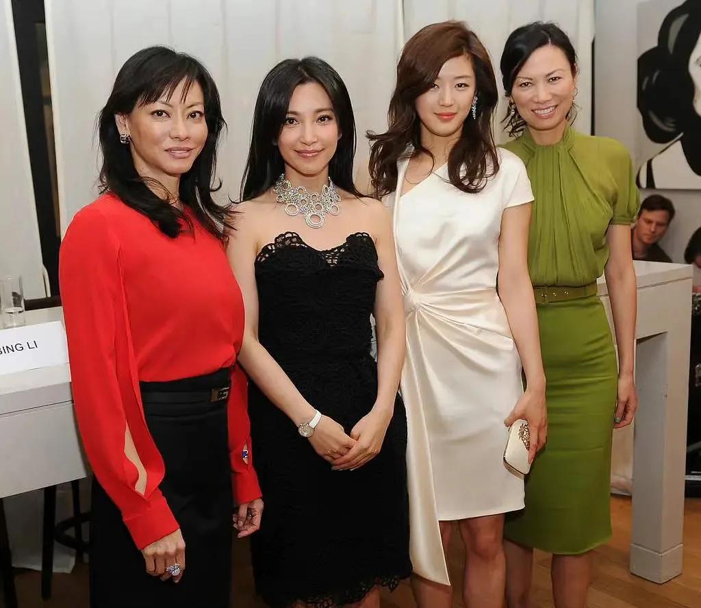 Chinese and Korean stars took a group photo in the same frame, Jun Ji ...