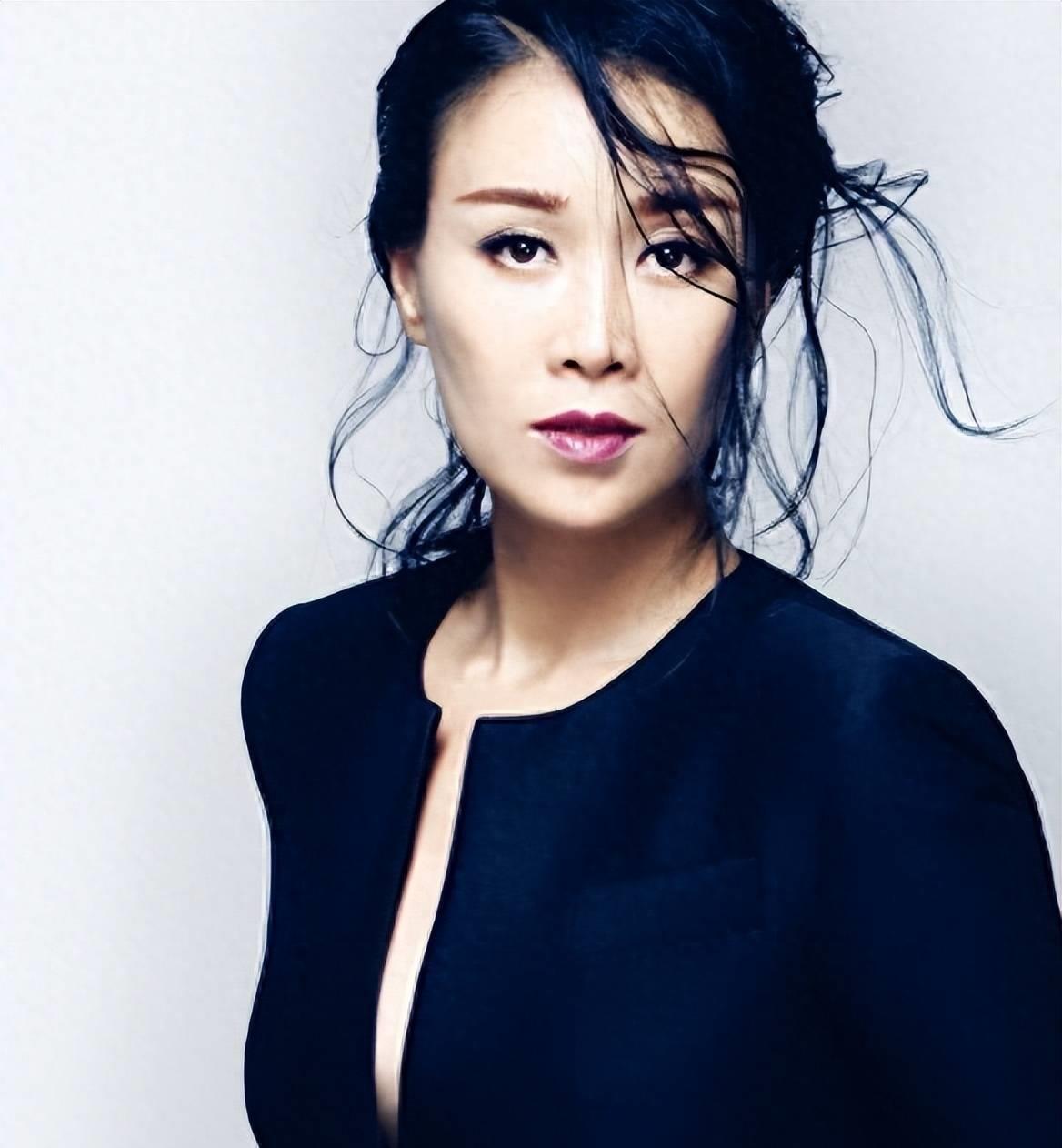 Zang Tianshuo couldn't swallow this breath after he smashed up Na Ying's concert and was beaten ...