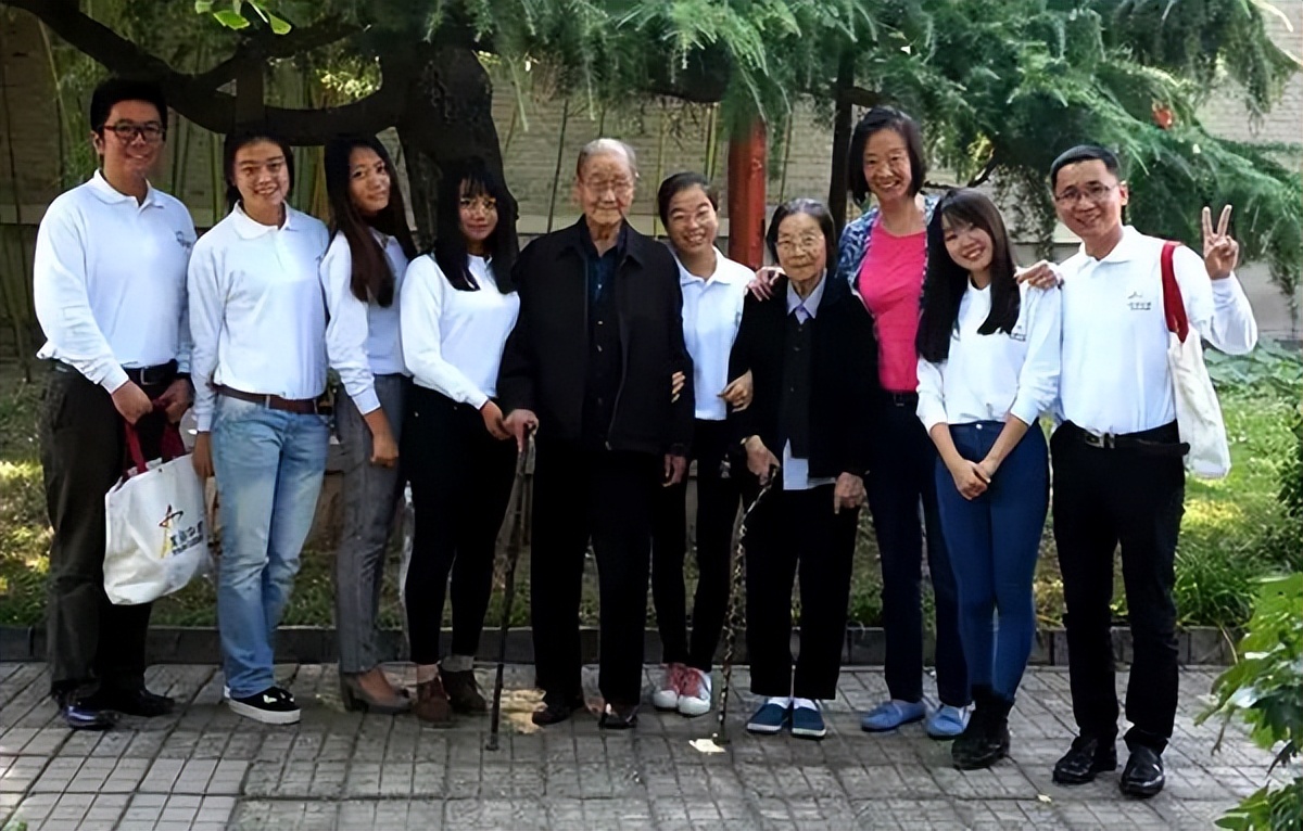 Song Ping, a centenarian: has been the secretary of Premier Zhou for 9 ...