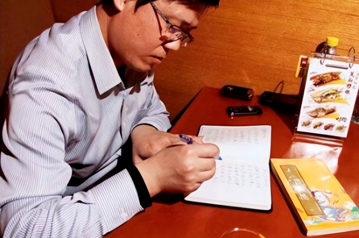 The history of the demise of "No. 1 paparazzi" Zhuo Wei, and the "8 shocking big melons ...