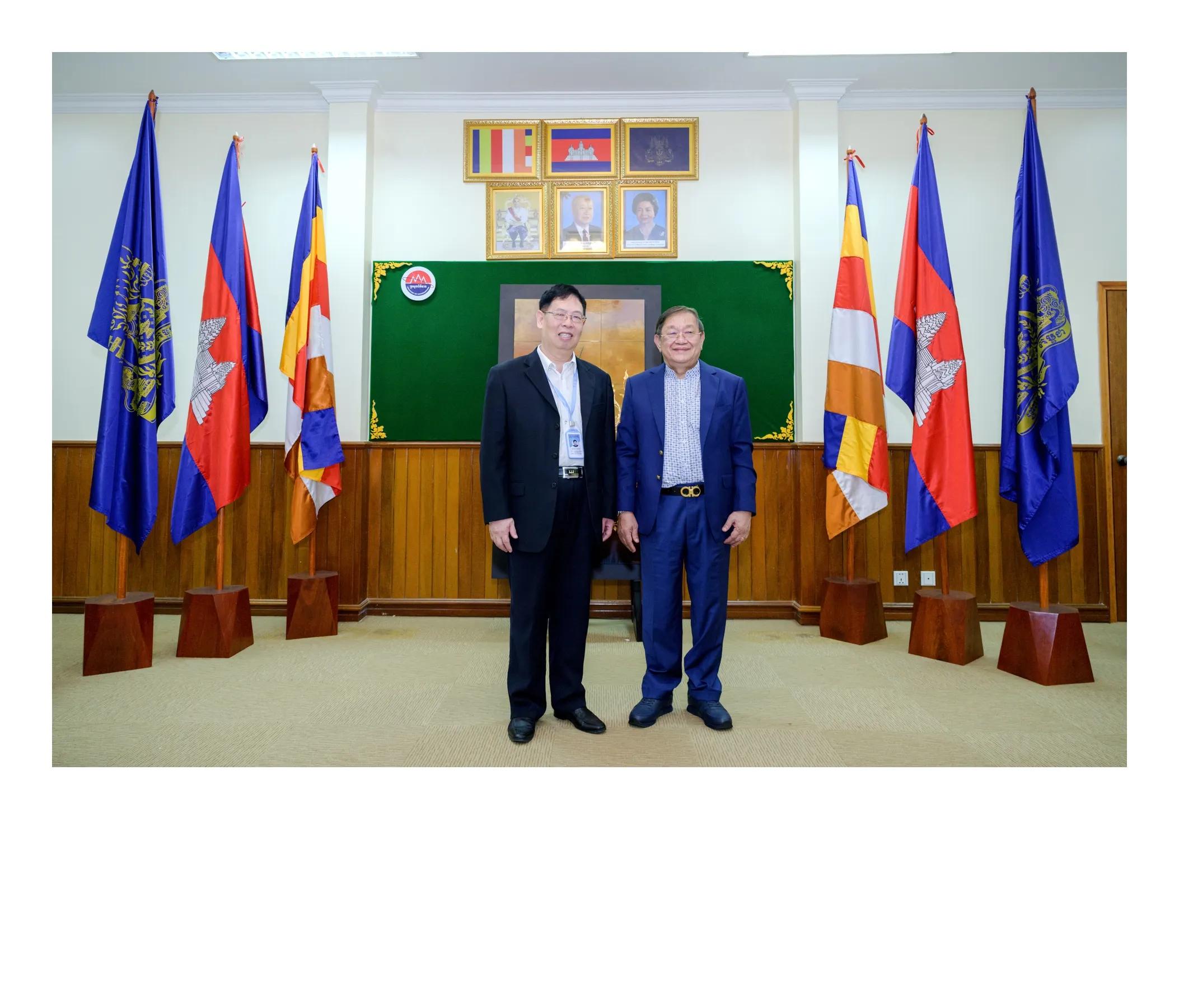 Ye Zhen and her "home cook" - iNEWS