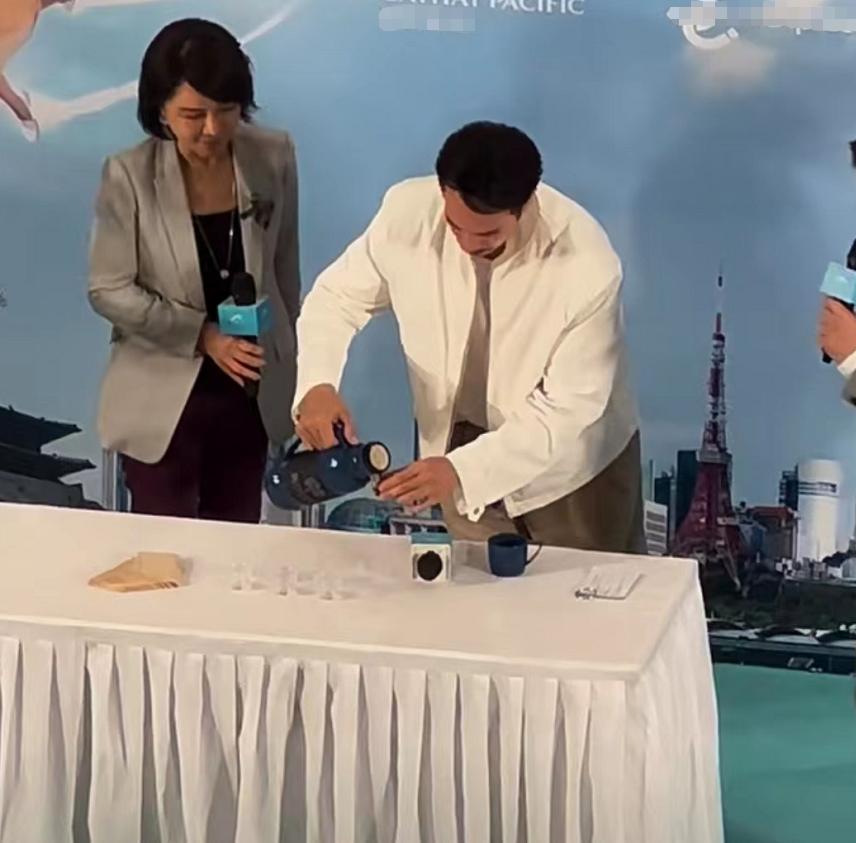 TVB TVB TV Emperor Chen Hao's commercial show in the mainland is big! Nearly 20 bodyguards ...