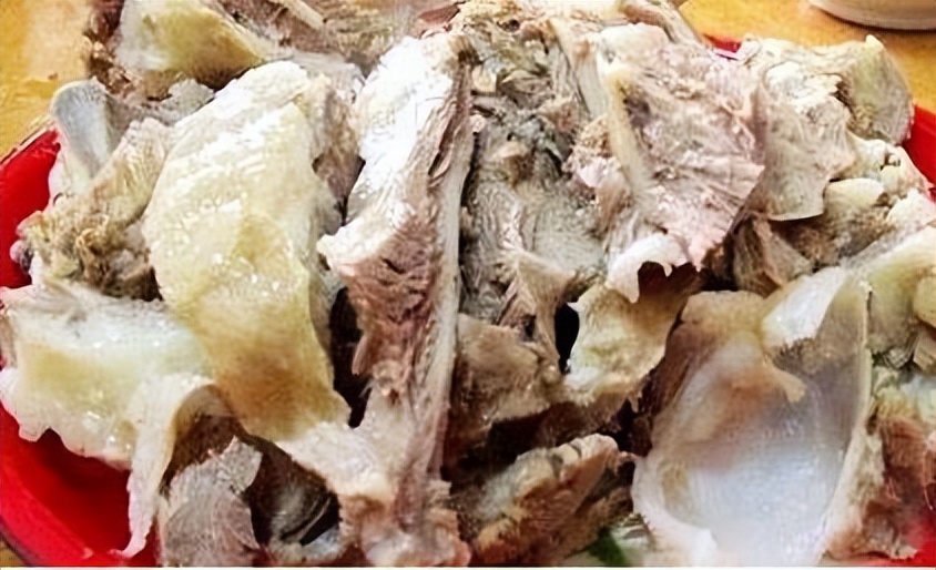 Xinjiang hands-on meat, men and beauties, love to eat - iNEWS