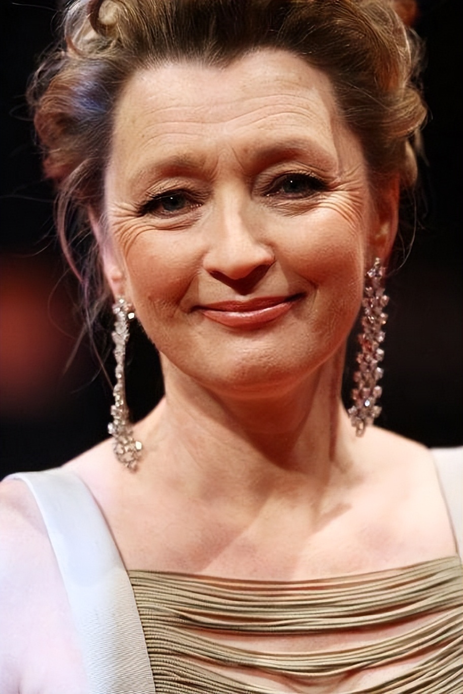 Lesley Manville: From small theater to international stage, the journey ...