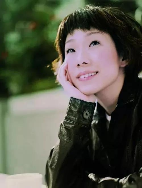 "The Merry Queen" Lin Yilian: Rich in love history, married 40-year-old ...