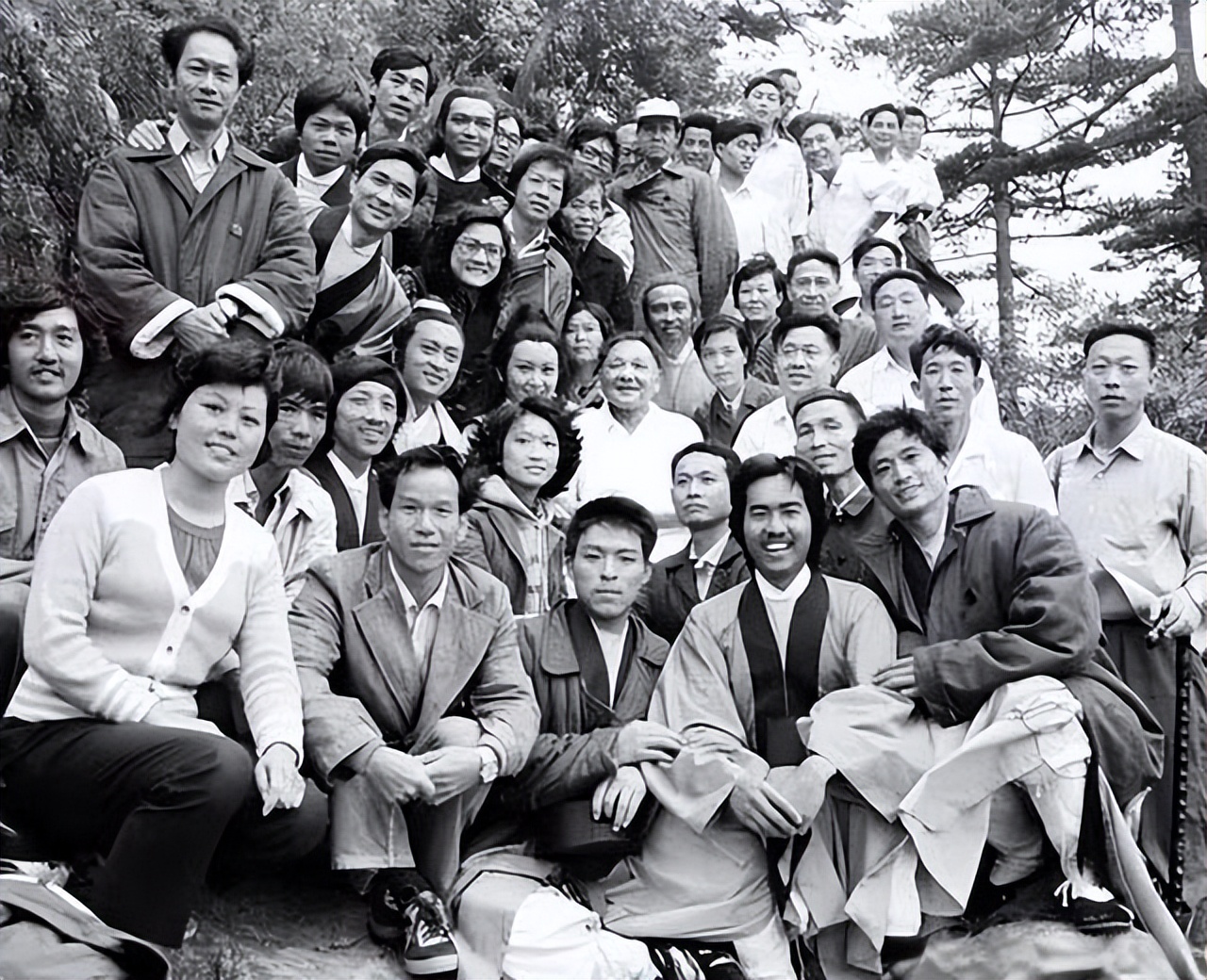 The group photo of Deng Xiaoping and Hong Kong stars has a deep background of the times, which ...