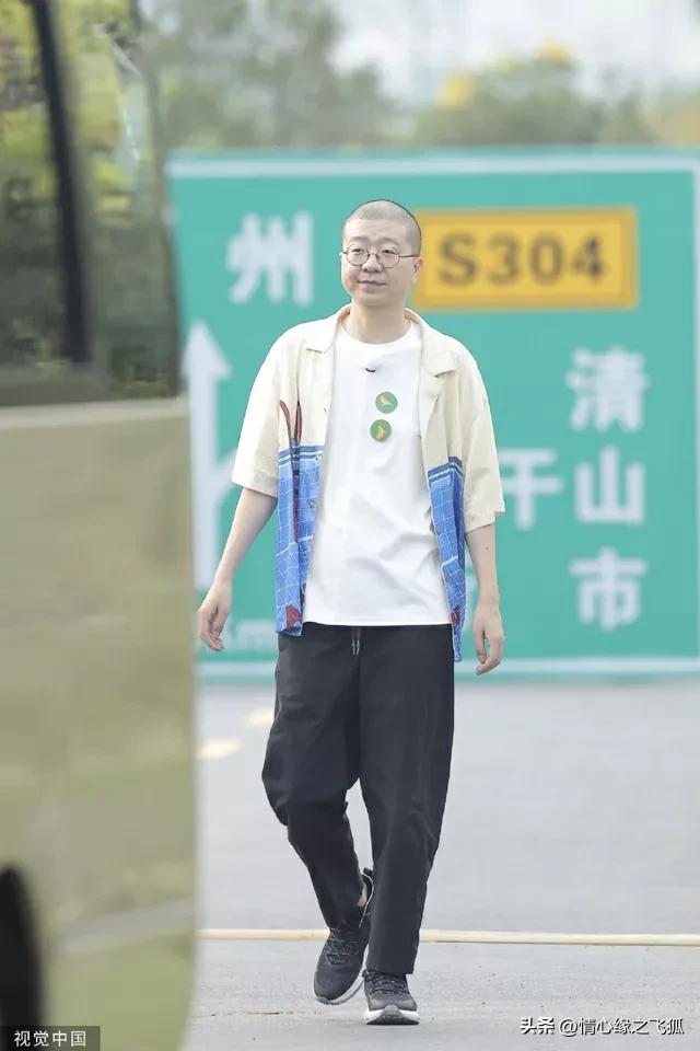 Li Ronghao and Li Dan appeared in Huzhou to record the variety show ...