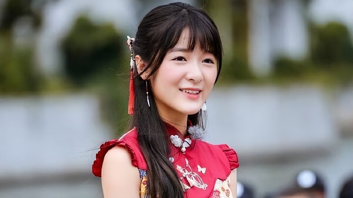 Actress Xu Jiao, a "star girl" who loves Hanfu - iNEWS