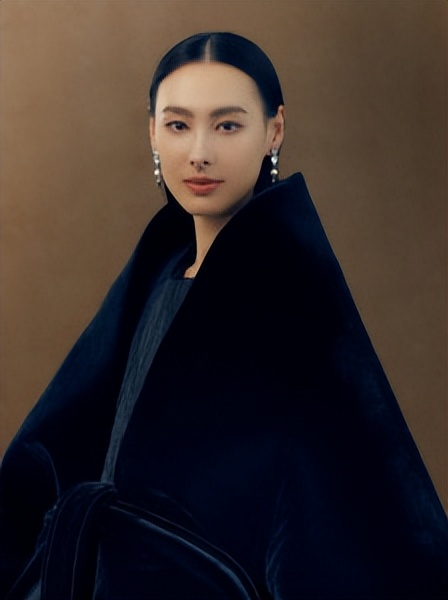 Liang Luoshi: fell in love with Li Zekai, who was 21 years apart, gave ...