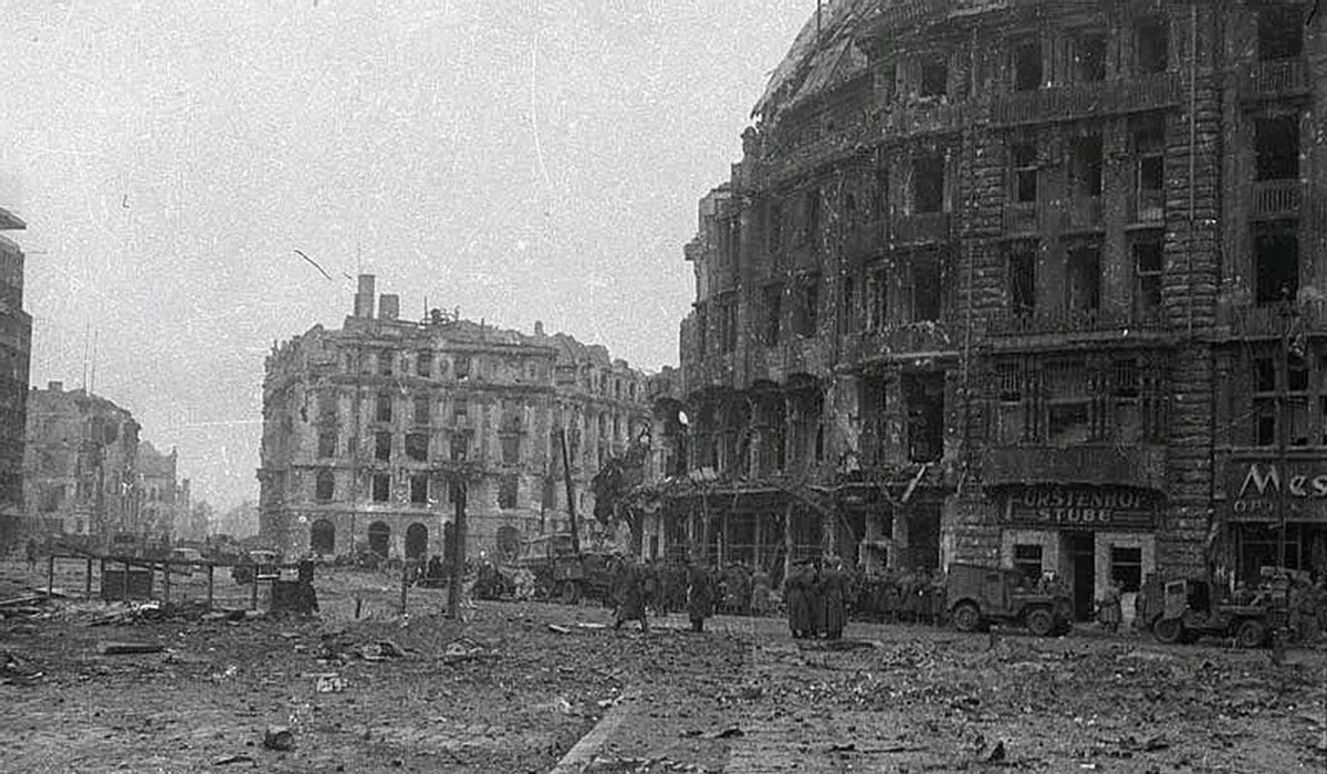 Why did East Germans flee to West Germany after World War II? Women ...