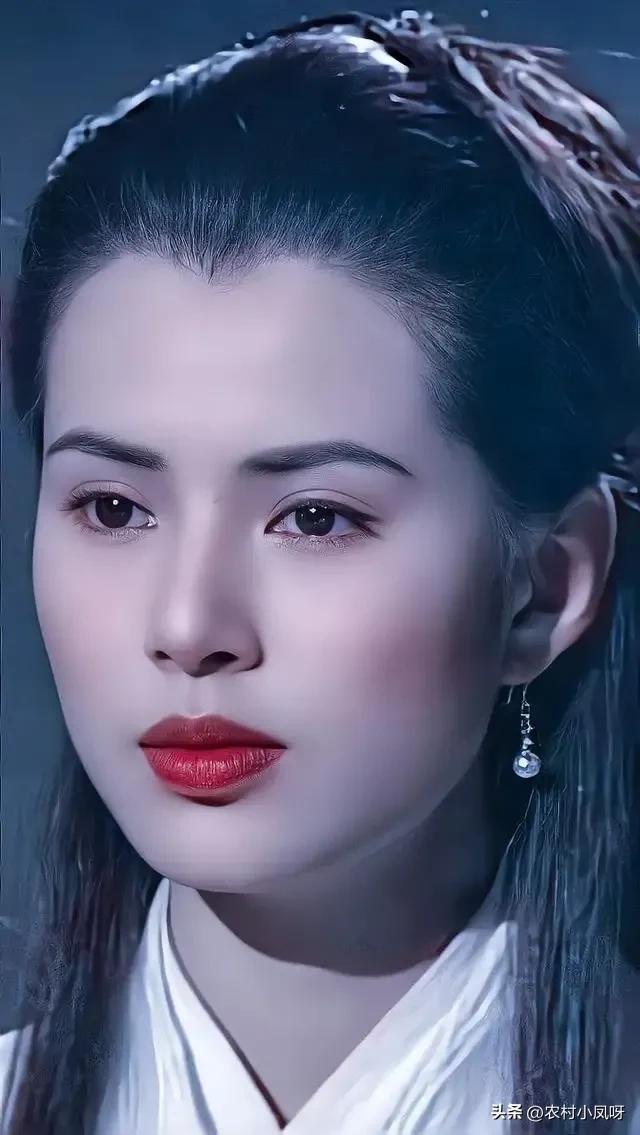 Share pictures - Li Ruotong's exquisite portrait, elegant temperament ...
