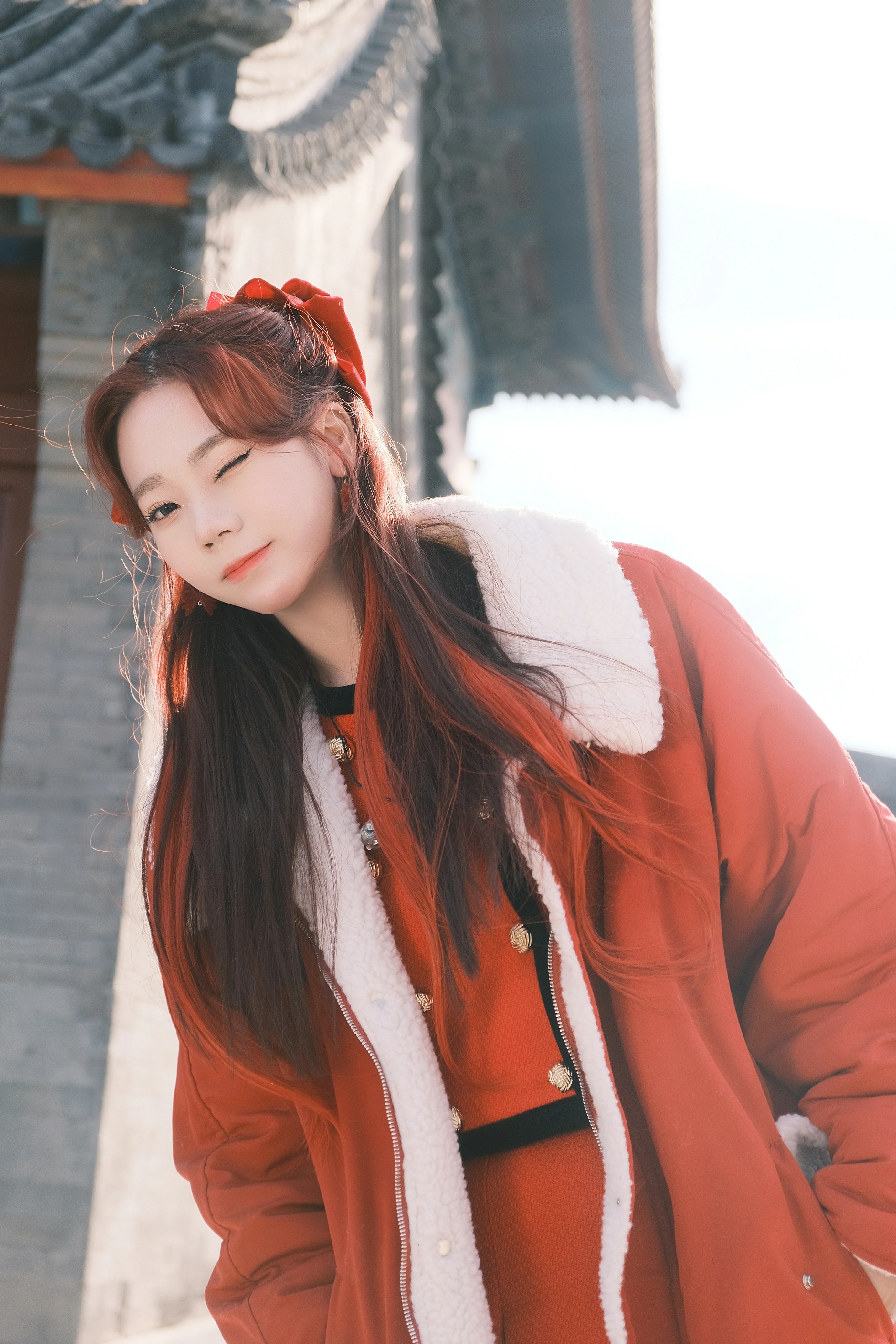 Zhang Zining red cotton coat with red bow hair accessories winter ...