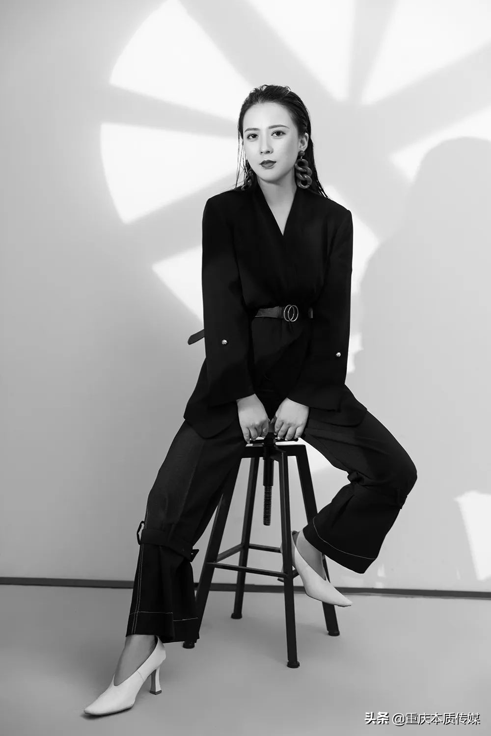 Li Enhui still water flows deep and creates boundless creation - iNEWS