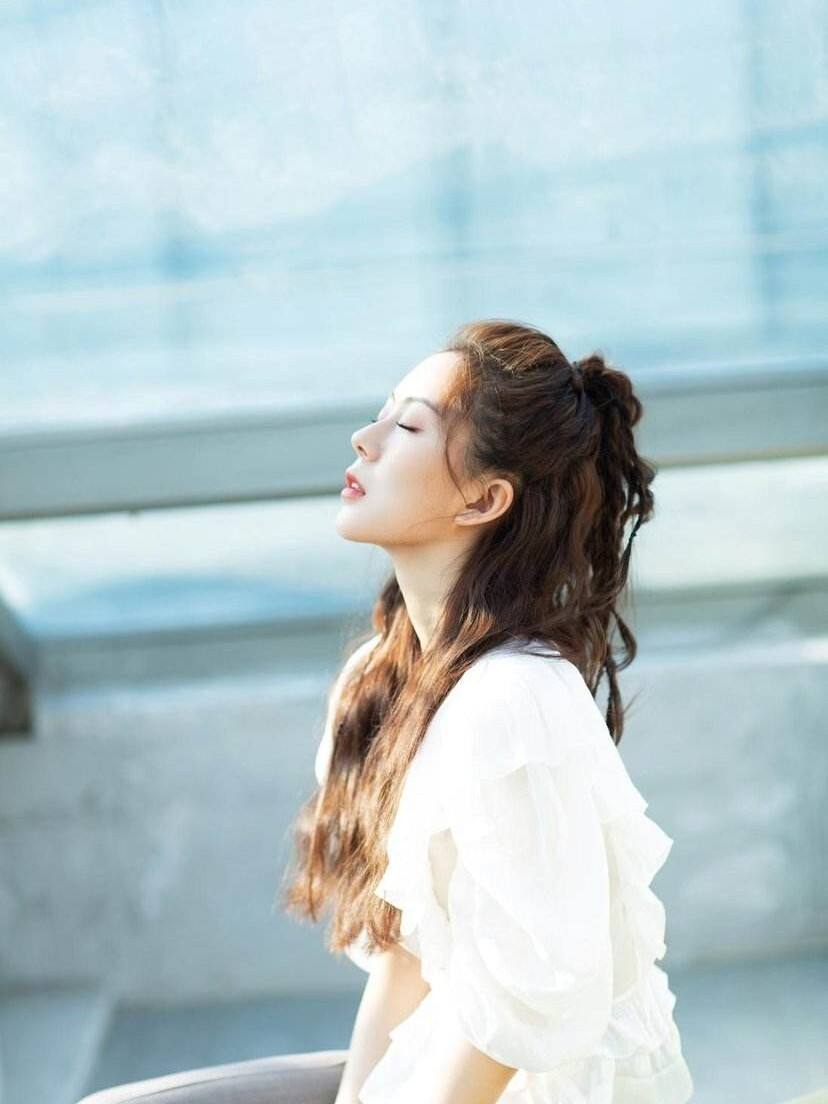 Tang Min's daily outfits are sweet and cute. How do netizens think of ...