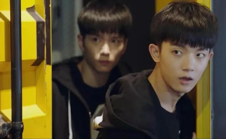 Obviously the same person, Li Mingde performed "Dear" and "Light Chaser", but he didn't realize ...