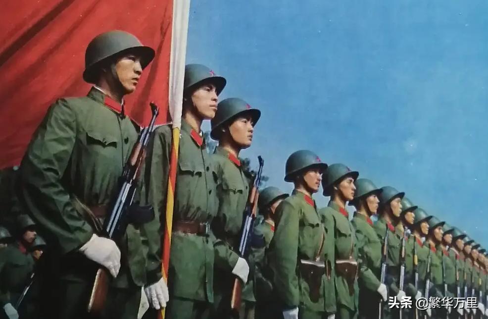 The People's Liberation Army reissued the 85-style military uniform ...
