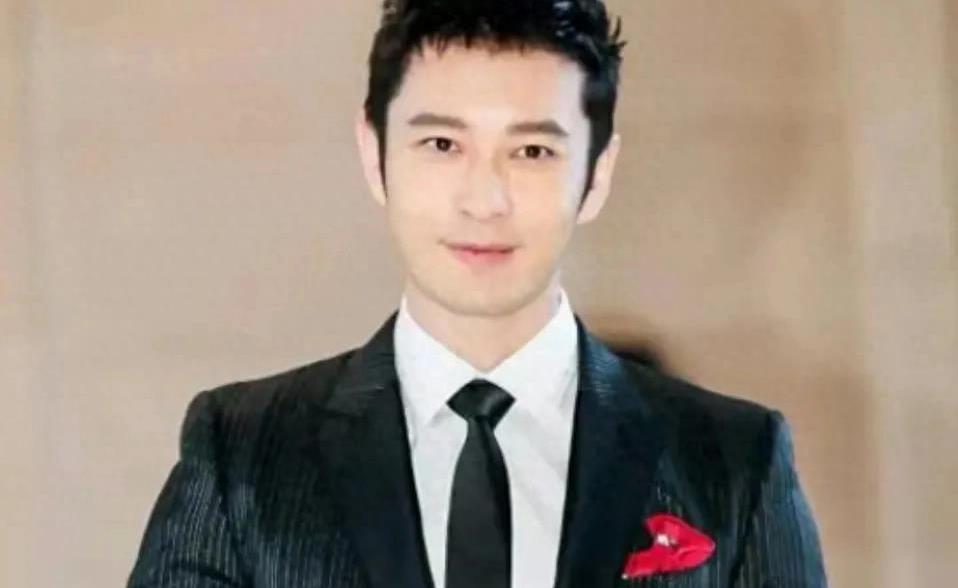Huang Xiaoming's proposal was successful? Ye Ke showed off the diamond ...